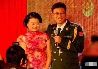 The powerful actor Wang Xun abandoned his wife and married a mistress ...