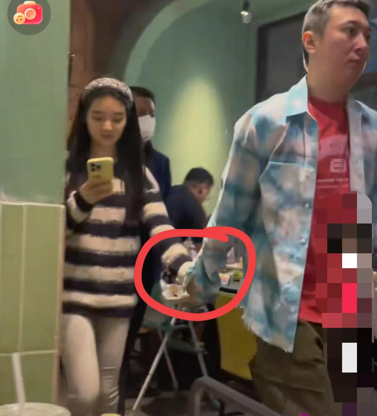 It was revealed that Li Zhongshuo and IU were in love, Wang Sicong ...