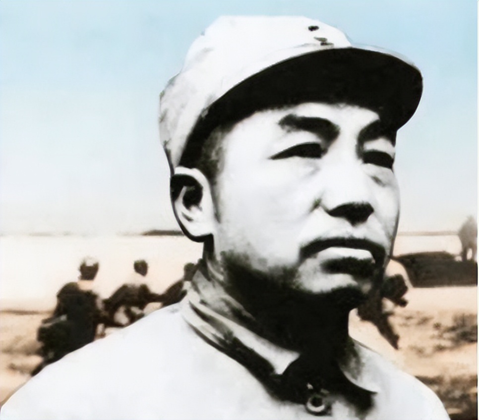 In 1952, Premier Zhou wanted Mr. Peng to serve as the general staff ...