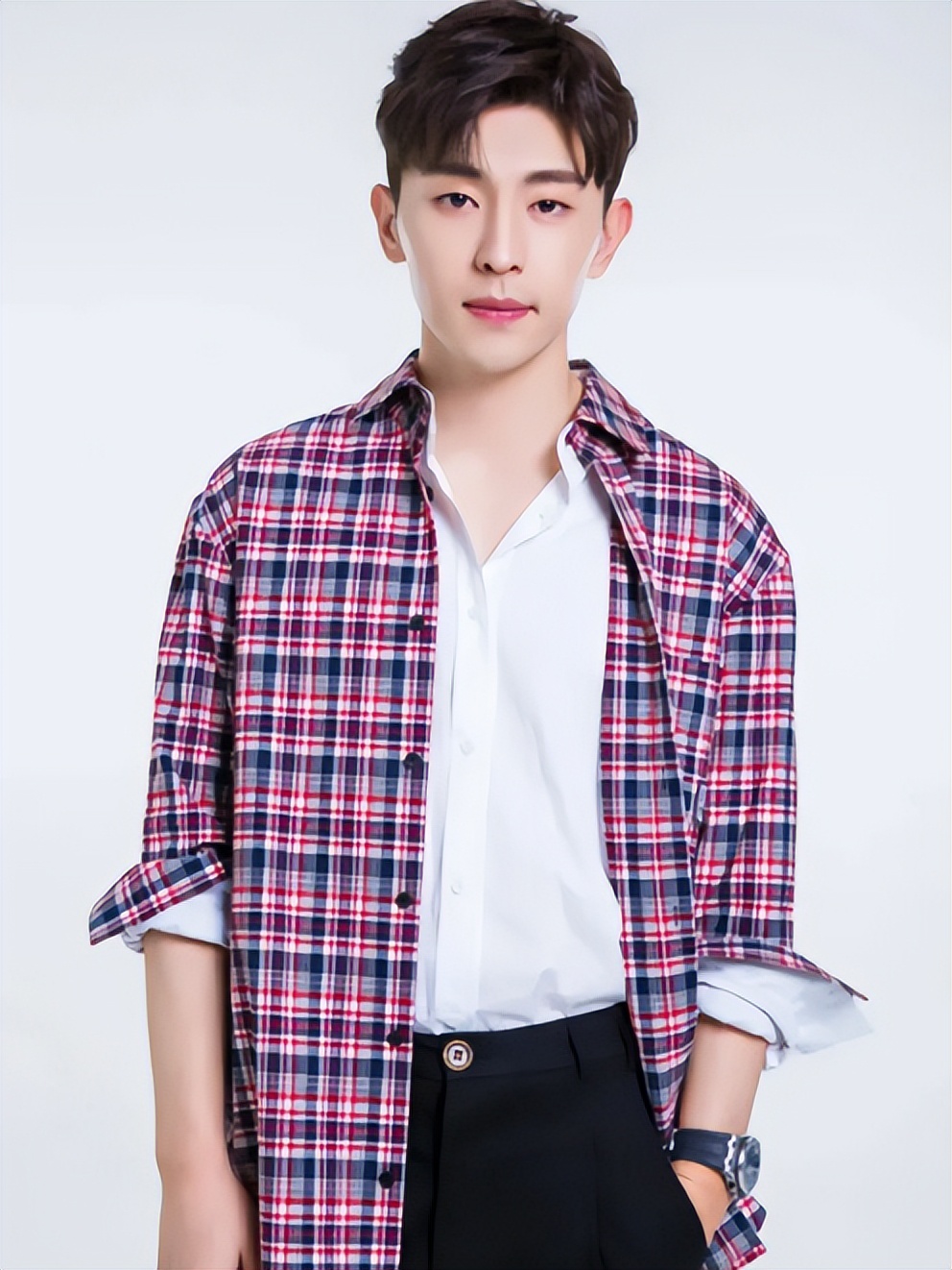 "Banned" for one year, looking at Deng Lun's current situation, he is ...