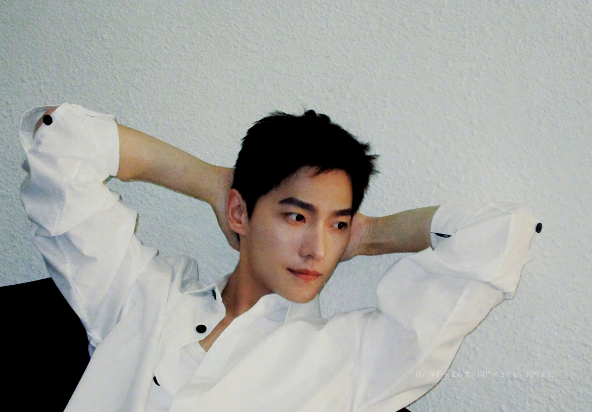 Yang Yang and Wang Churan were photographed kissing passionately at the ...