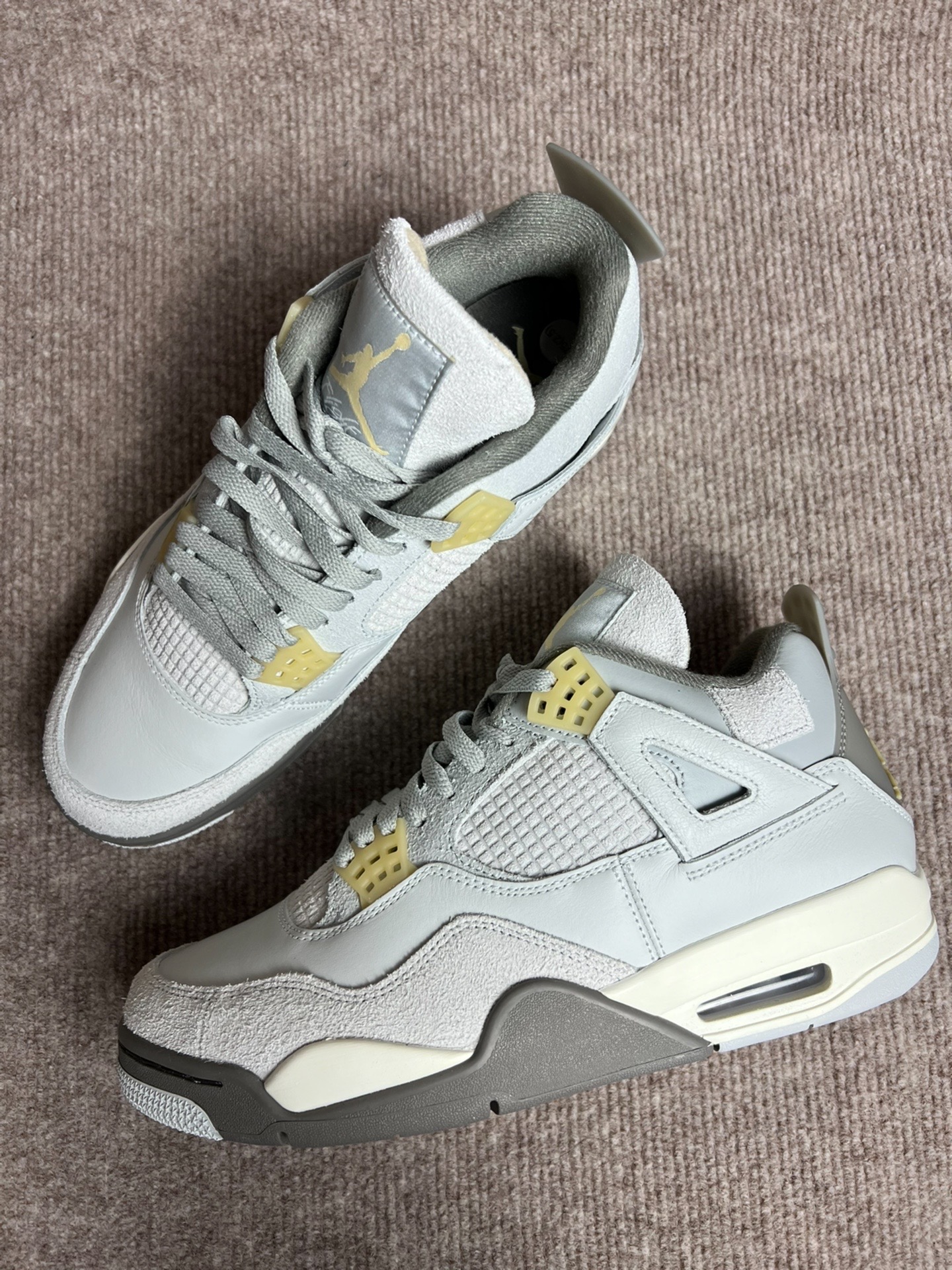 Do you own the all-match Gray Rabbit AJ4? - iNEWS