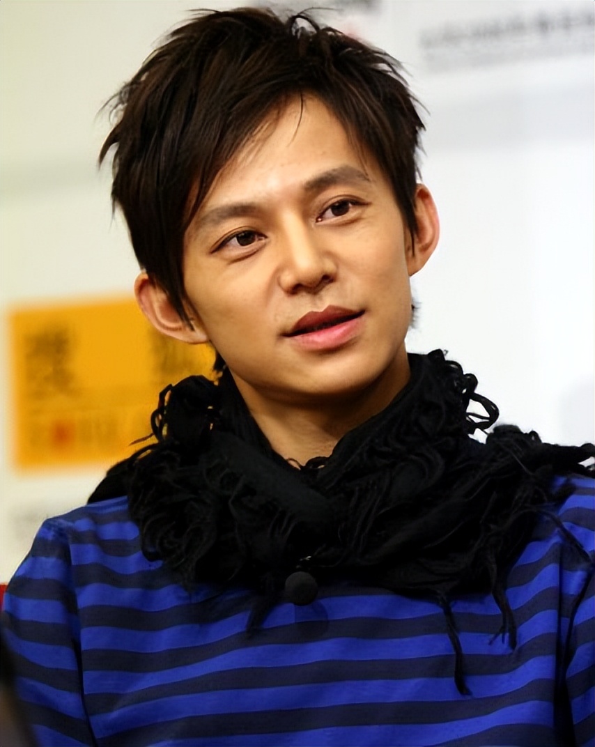 China's top ten smartest male stars - iNEWS