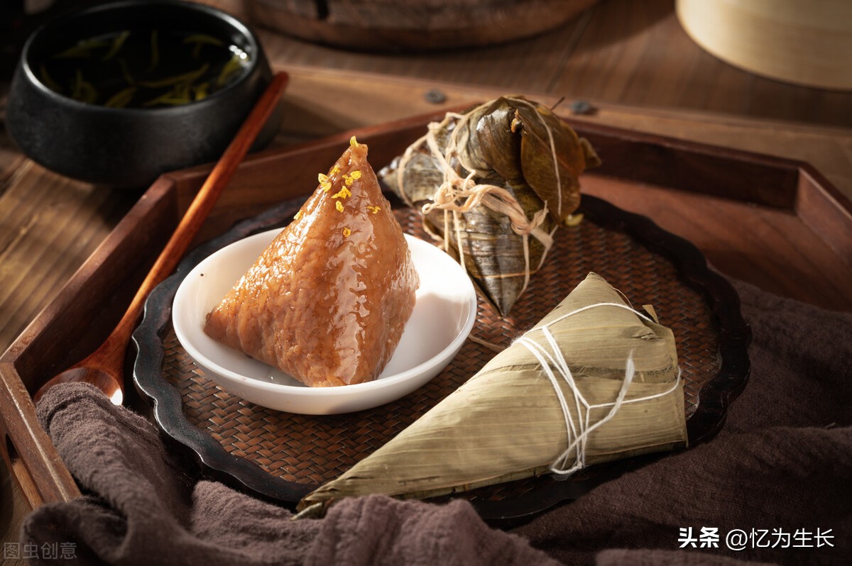 From "Xiaoyaoyou" to "Magpie Bridge Fairy", this book contains the various past events of Qizhen ...