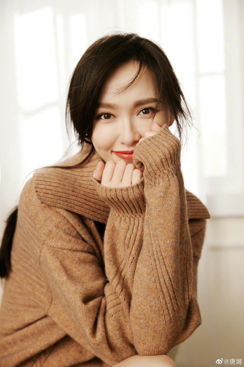 Super healing!Tang Yan's early autumn atmosphere photo - iNEWS
