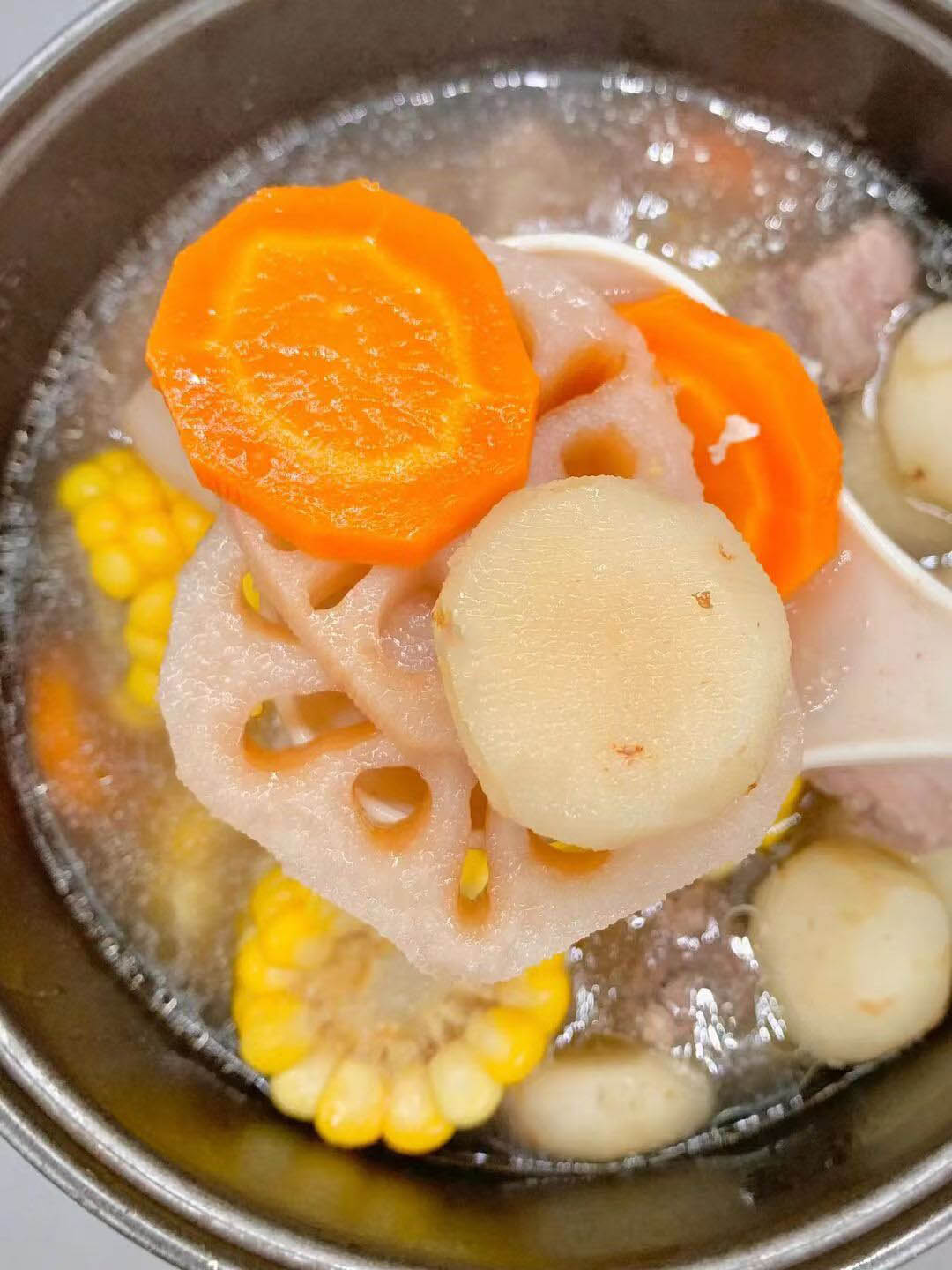 Lotus Root and Horseshoe Pork Rib Soup, invigorating the spleen and ...