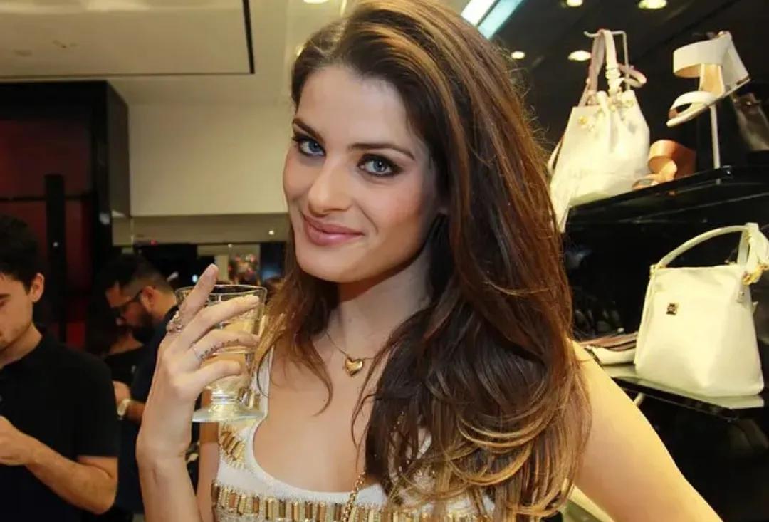 Brazilian supermodel Isabelle Fontana - iNEWS
