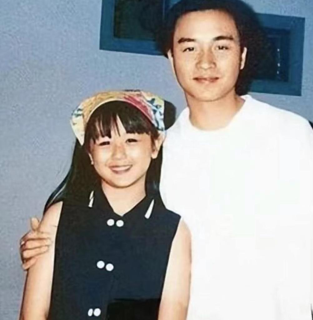 42-year-old Tang Ning's recent situation exposed: shopping without ...