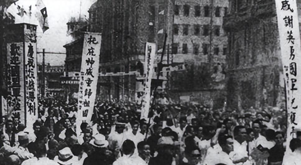 Stand there and die there, recalling the Wuhan public memorial ceremony ...
