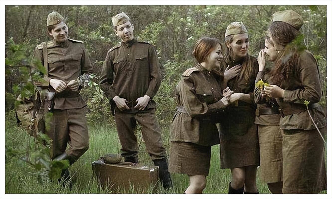 Why did the Soviet female soldiers of World War II wear skirts to the ...