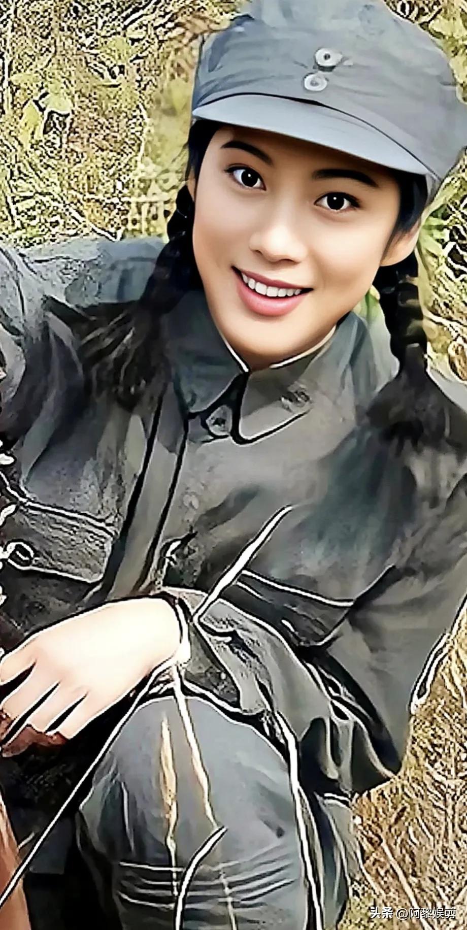 Wang Ke in military uniform is so pretty - iNEWS