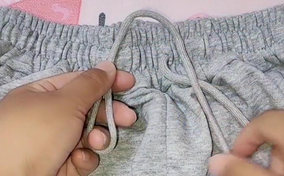 I just found out today that the 2 ropes on the trousers can only be ...