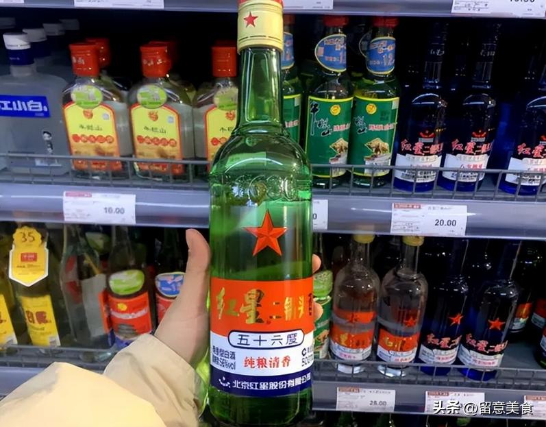 Both are Red Star Erguotou, which one is more popular, the blue bottle ...