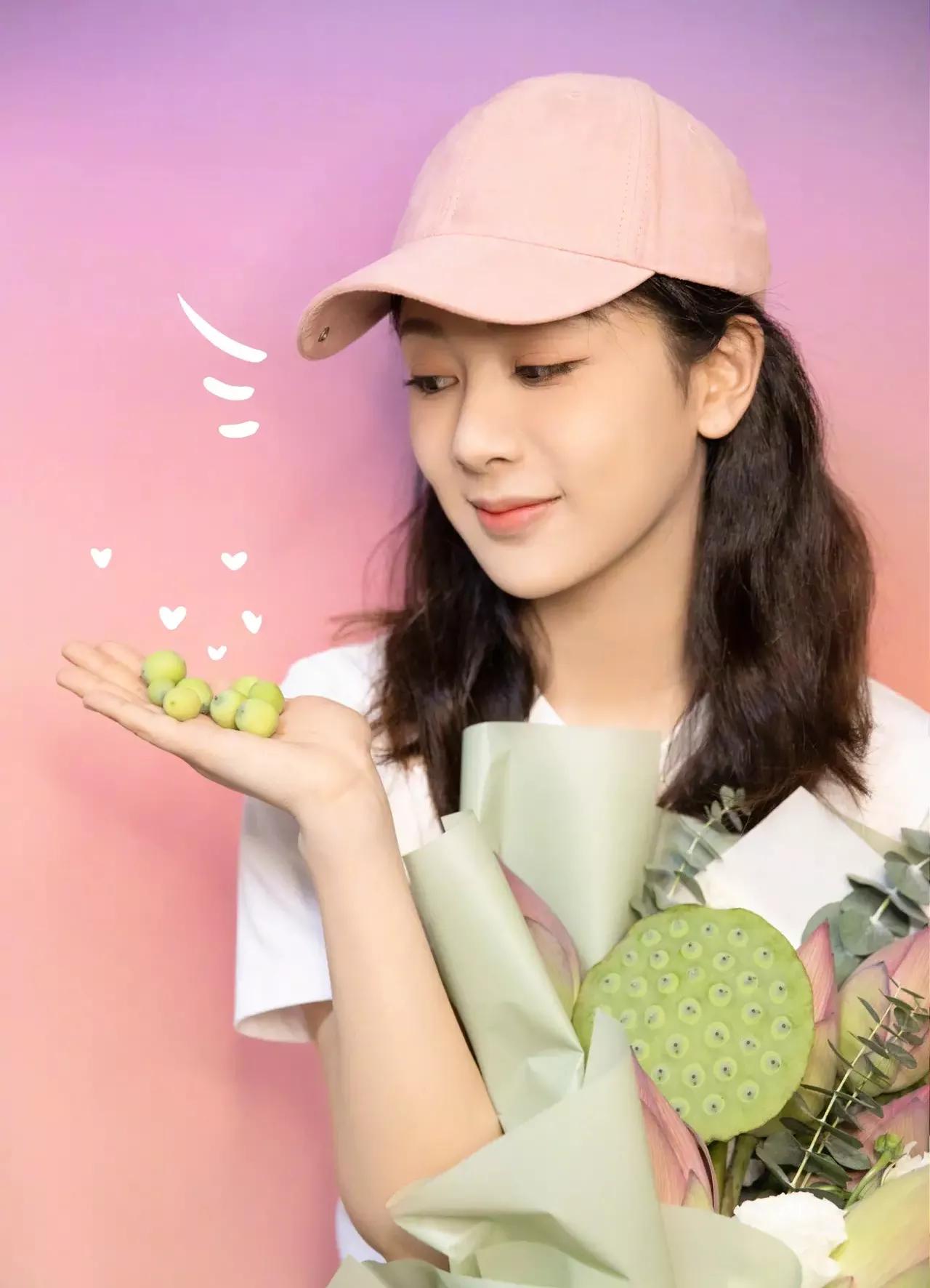 Yang Zi's Yan Bianbai is beautiful and shows her real body to celebrate ...