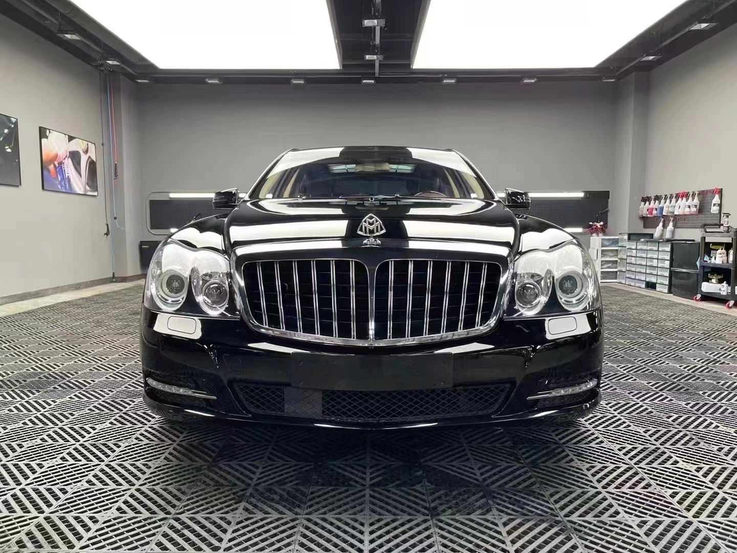 Surprised the latest final version, the blue Maybach 62S - iMedia