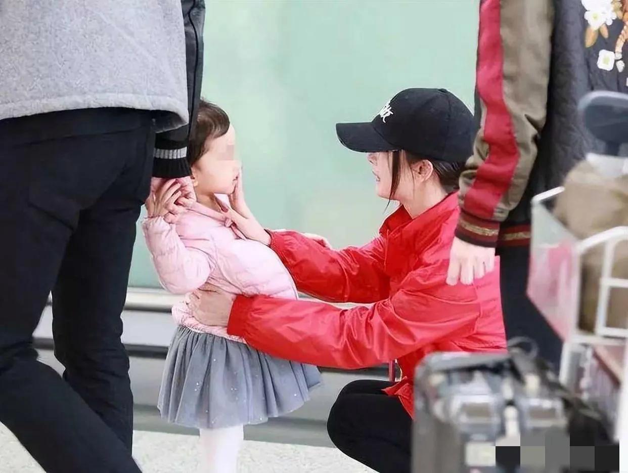 On Yang Mi's daughter's 9th birthday, Yang Mi flew to Hong Kong to ...