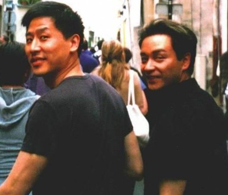 Tang Hede and Chen Shufen were on vacation in Singapore, Deborah and ...