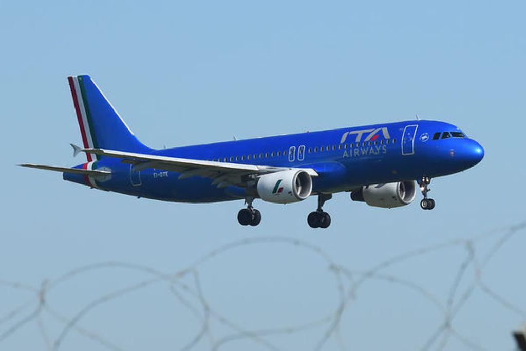 Ethiopian Boeing 737 lost contact because the captain fell asleep - iNEWS