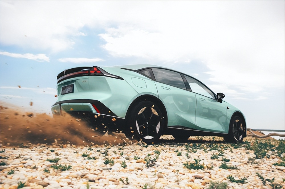 Changan Deep Blue SL03 Extended Range Edition with Cross-era Advantages ...