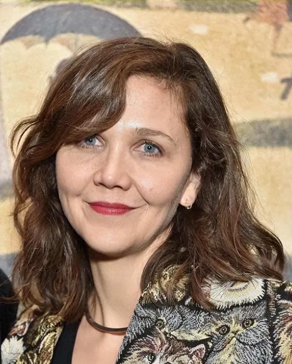 Maggie Gyllenhaal is the new queen of workplace romance? Watch the ...