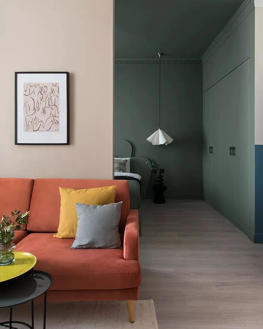 Color space, full of detail - iNEWS