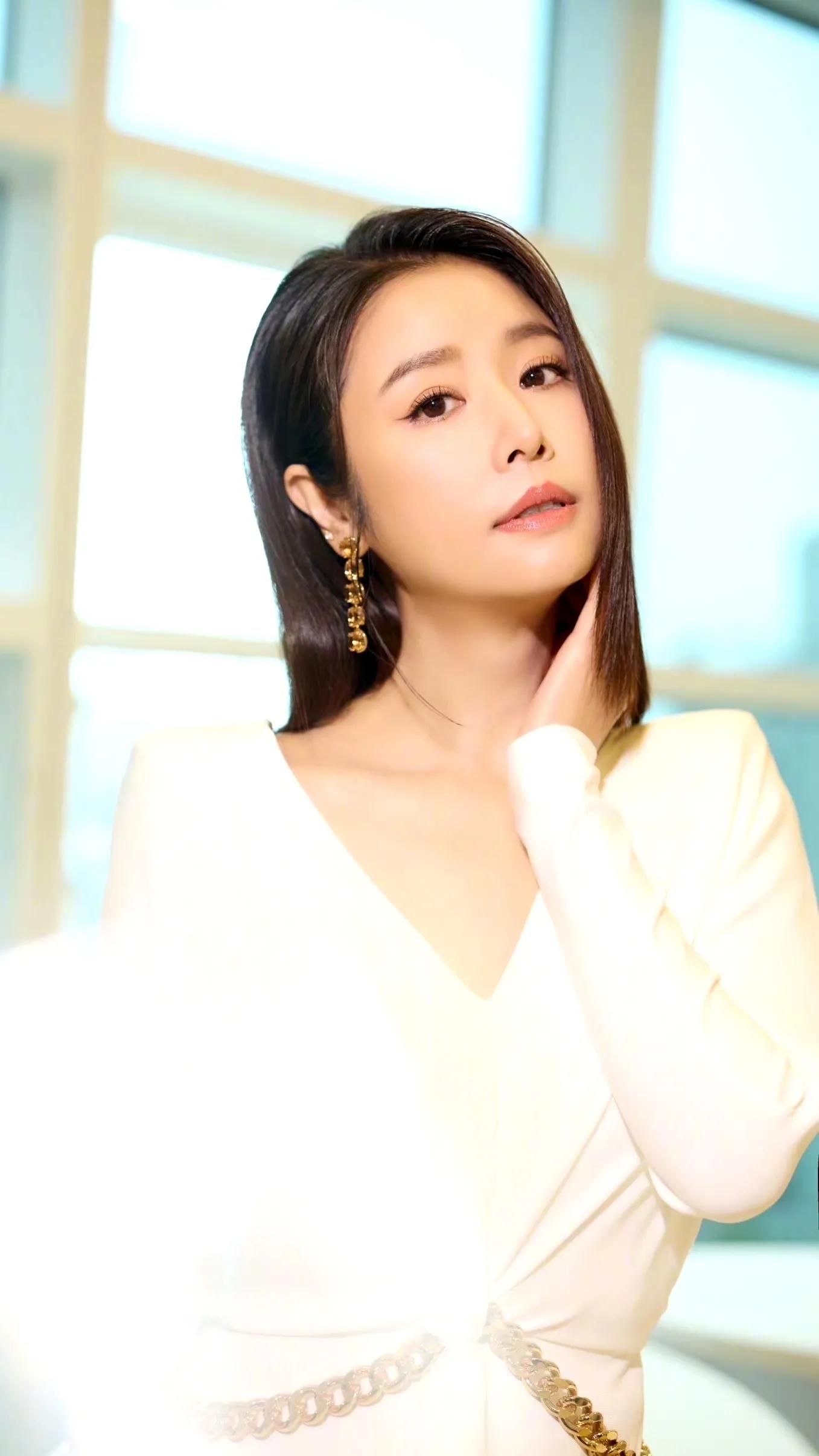 Liu Shishi Lin Xinru 230602 Exquisite Atlas Like Flowers Like Jade - iMedia