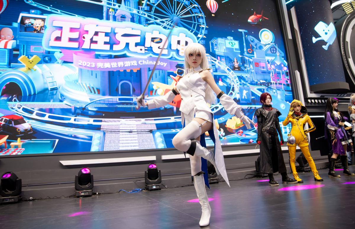 琴音蒙塔涅現身ChinaJoy《P5X》展台，顏值讓宅男直呼：愛了愛了 - 頭條匯