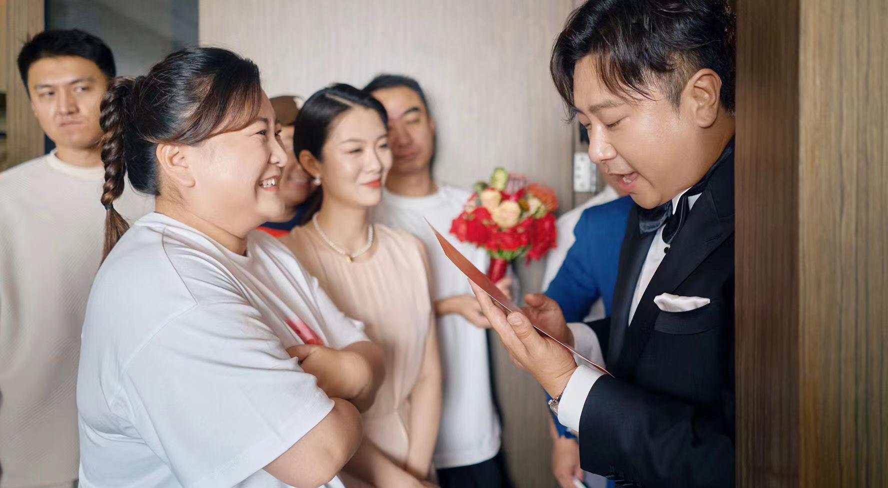 31-year-old comedian gets married!The bride is so beautiful, the boss ...