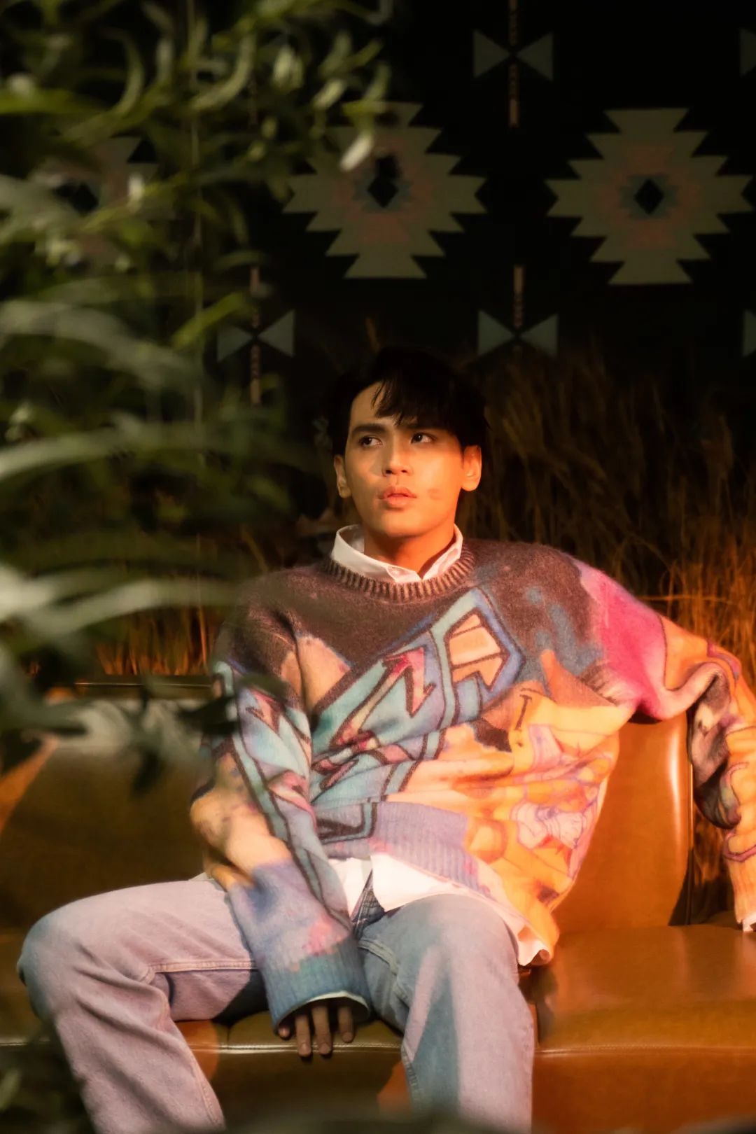 Chen Lingjiu teamed up with Zhou Tanghao for "2 Hours" to produce the bursting divine song ...