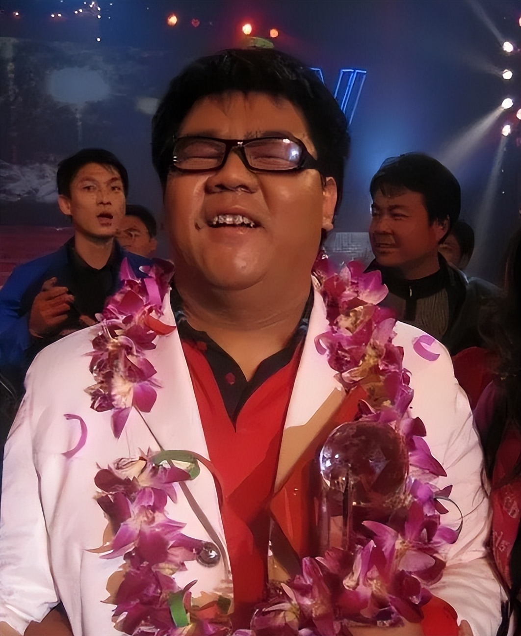 The Price of Arrogance: The Life Dilemma of Blind Singer Yang Guang - iNEWS