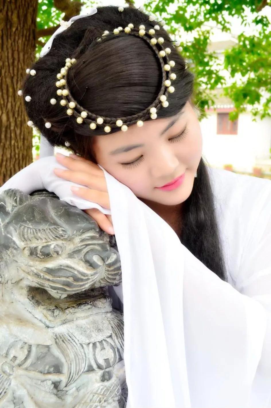 Read Cao Zhi's "Beauty", appreciate the beauty of the girl, and ...