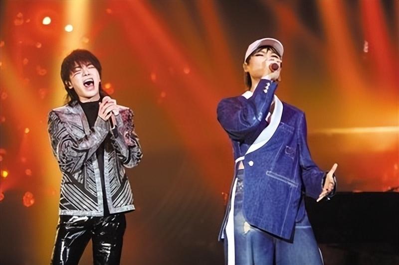 Who is praising these "mixed singers"? He is not worthy of the self ...