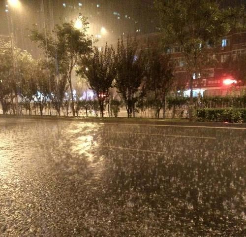 Mao Buyi's concert in Beijing was canceled due to heavy rain! - iNEWS