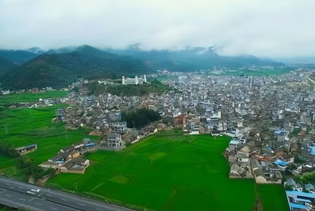 The three most beautiful traditional villages in Dali Yongping, looking ...