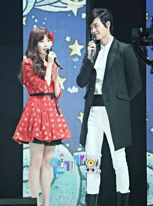 IU Li Zhongshuo is in love, this is called top-tier love exposure, comparable to Korean dramas ...