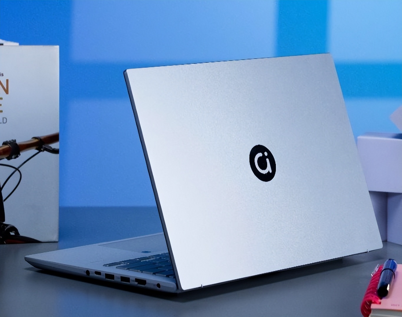 Should I unplug my laptop when it's fully charged?Will it damage the ...