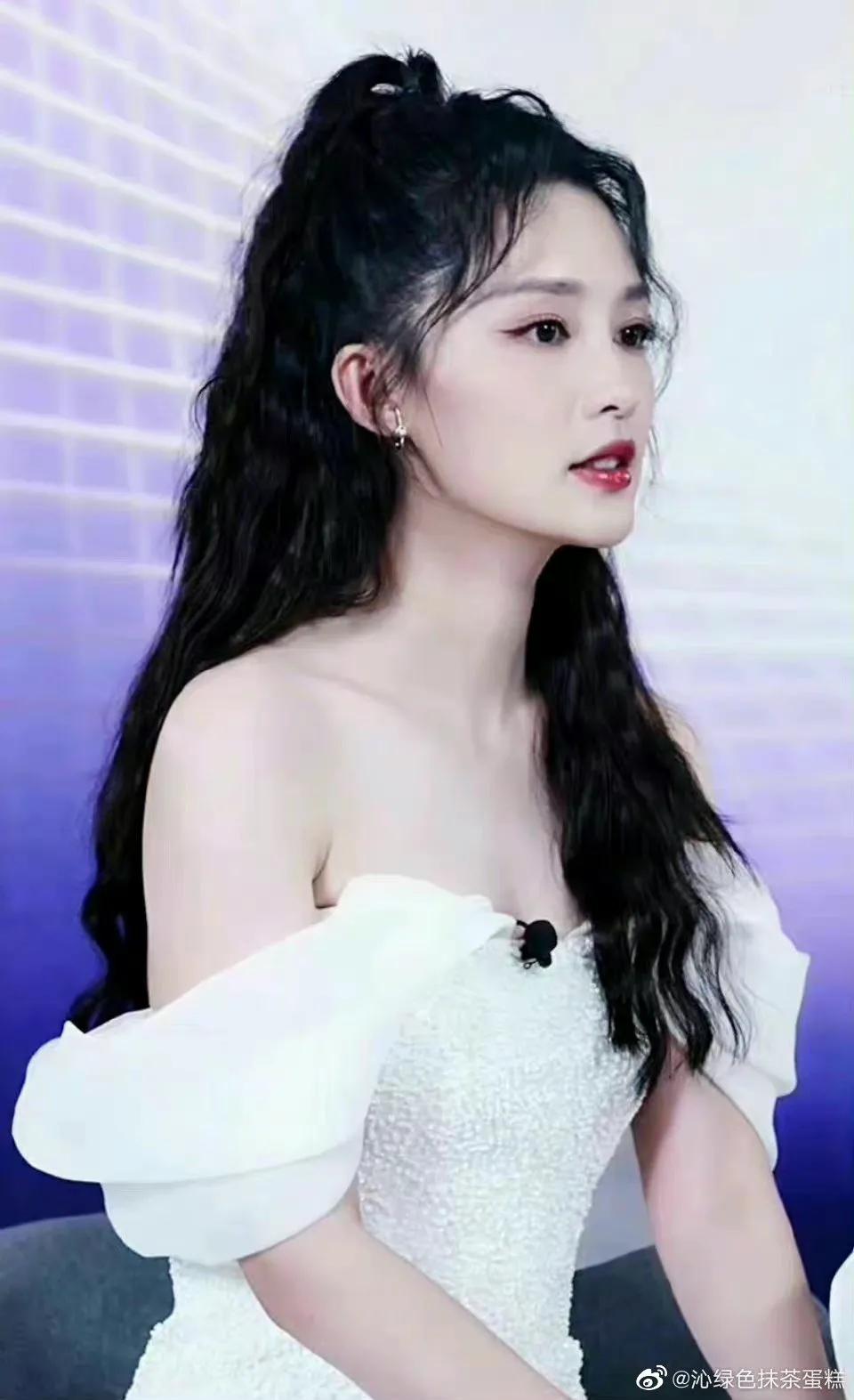 Li Qin beautiful picture - iNEWS