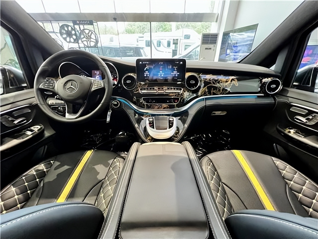 The more the better the better!2022 Mercedes-Benz V260L Gold Titian ...