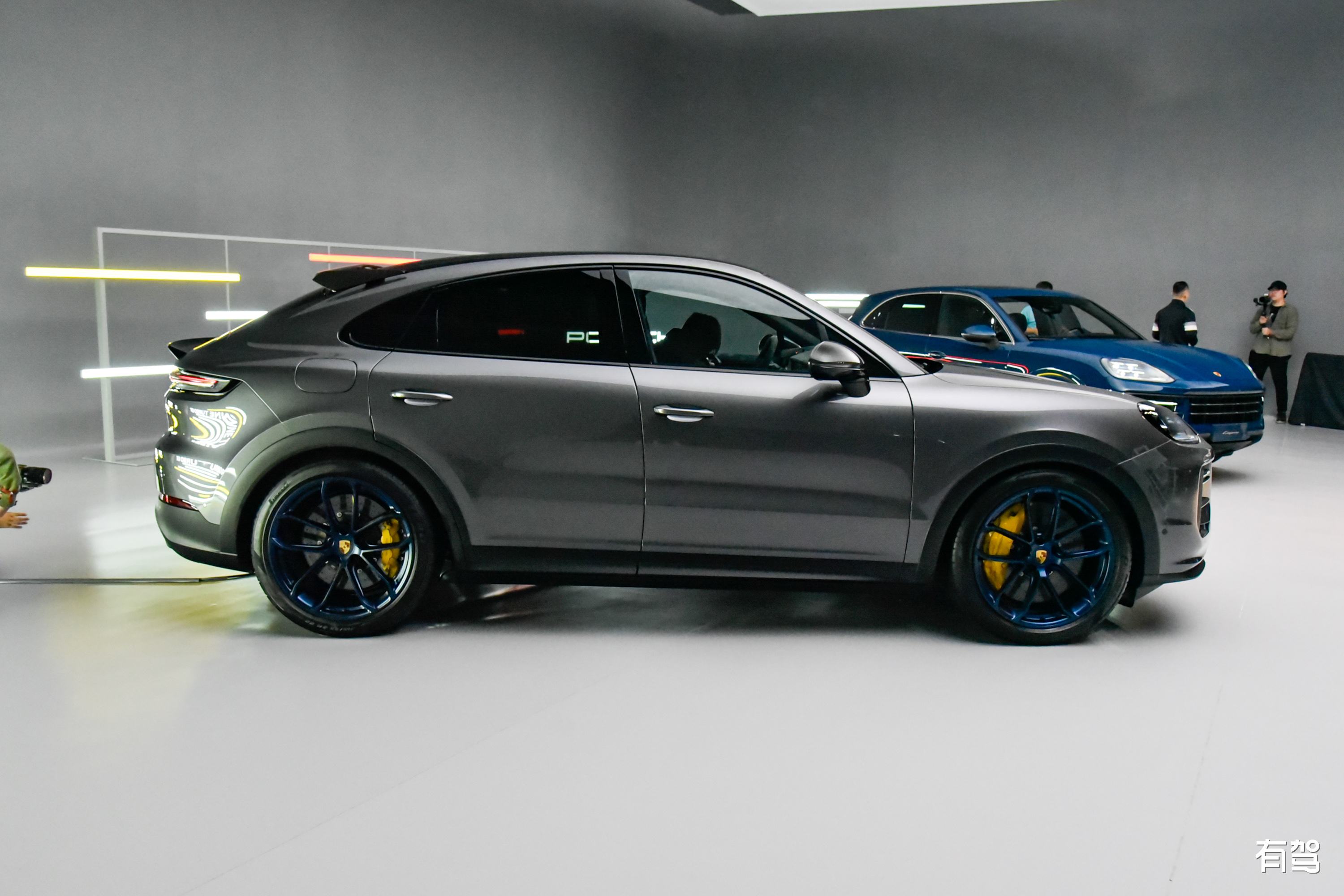 Porsche Cayenne: A fake luxury car with high price and low quality - iNEWS