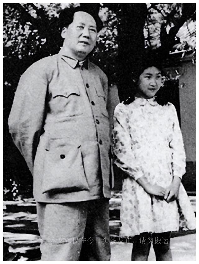 In 1959, He Zizhen asked Li Min to give Jiang Qing a gift. In his later ...