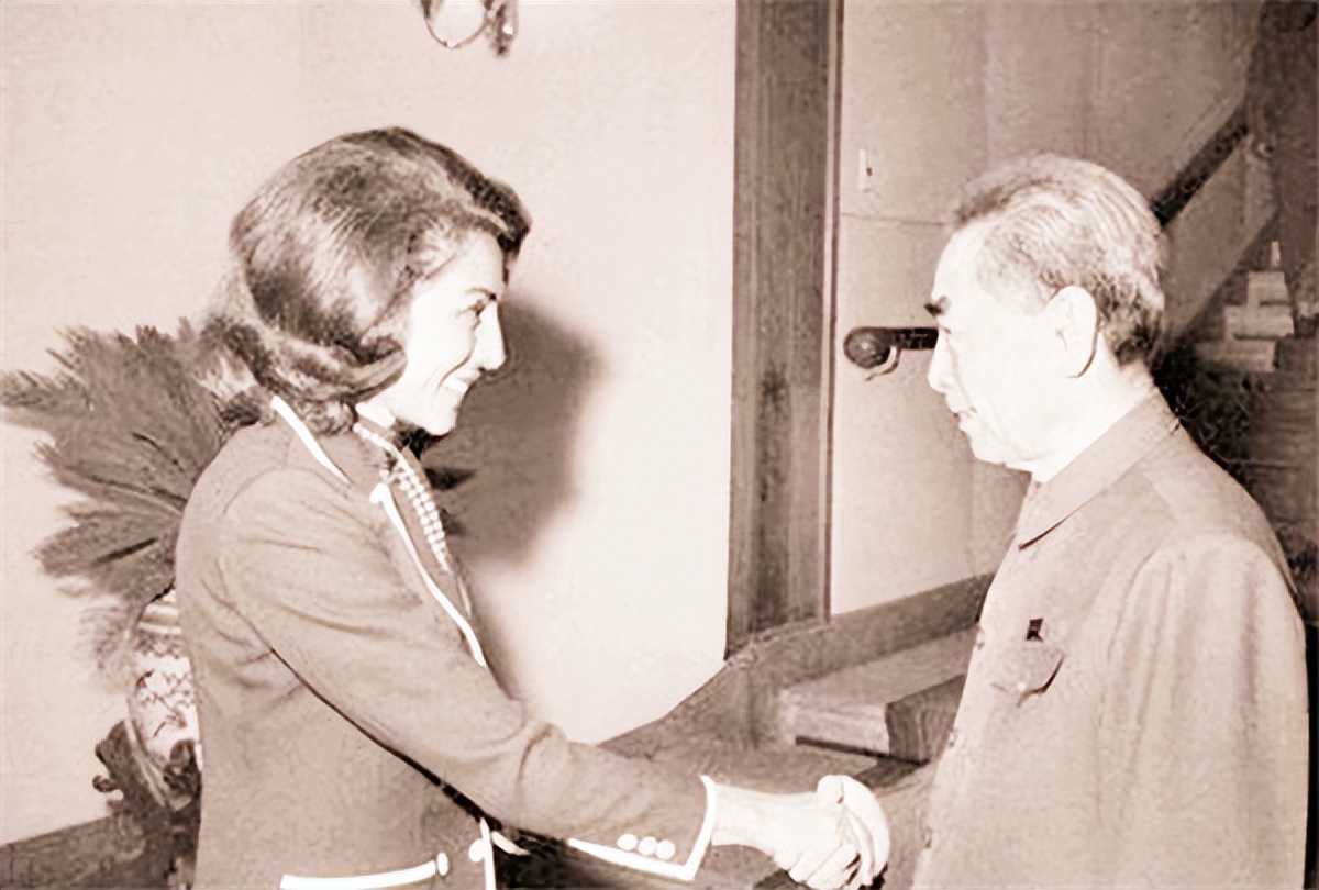 After the American reporter shook hands with Premier Zhou, he ...