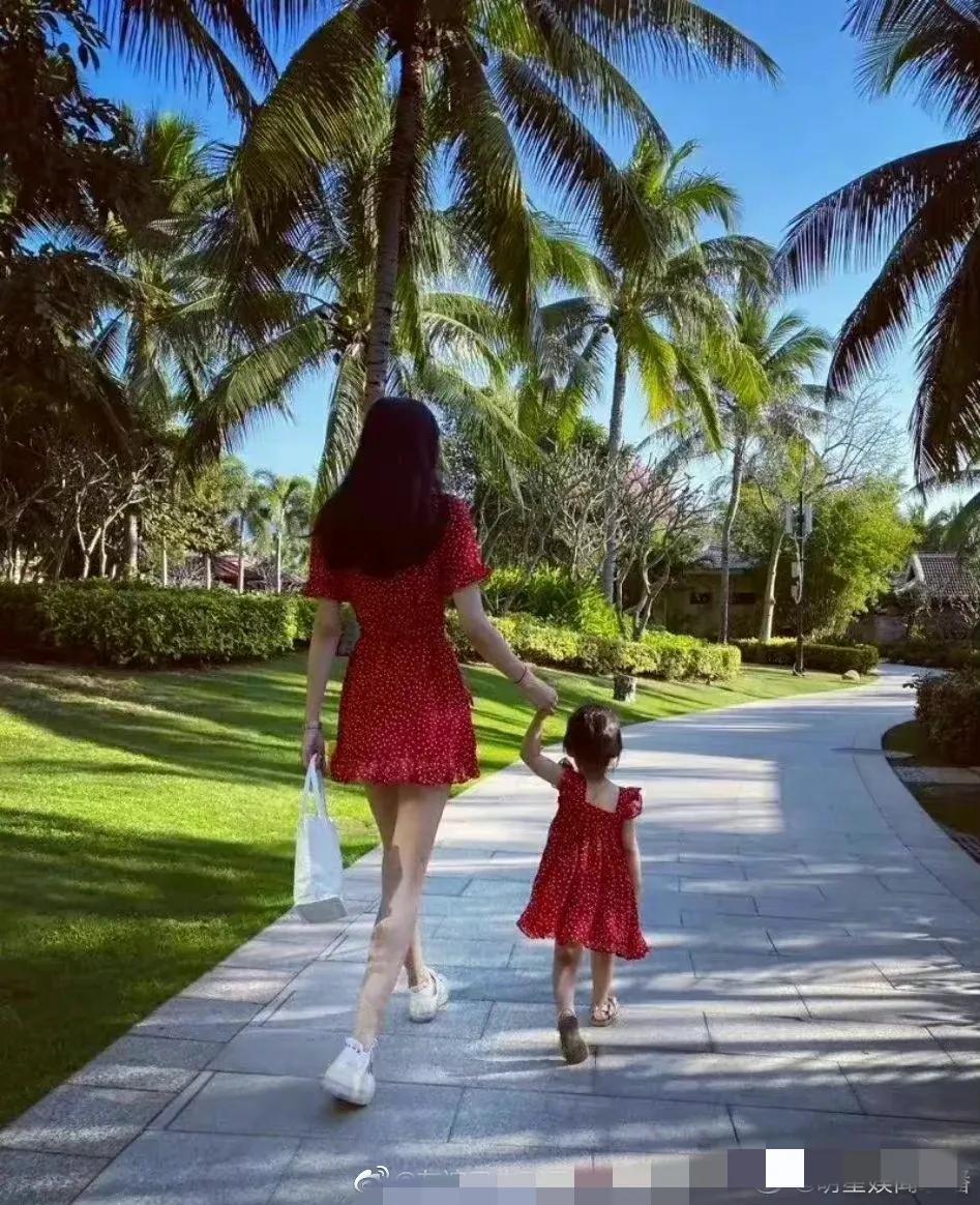 After the divorce, Sun Yi gave her daughter a fifth birthday - iNEWS
