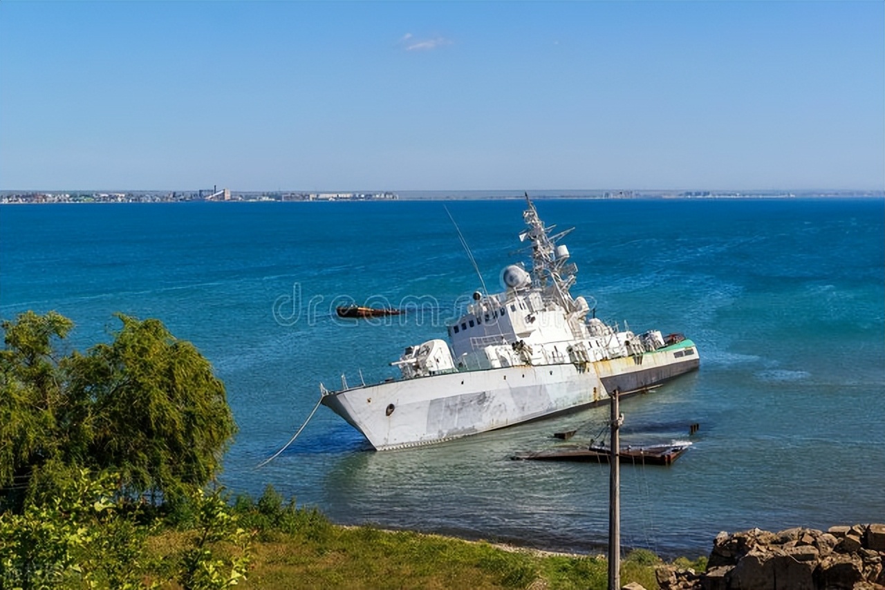 How Powerful Are Ukrainian Drones Sneak Into The Russian Naval Port