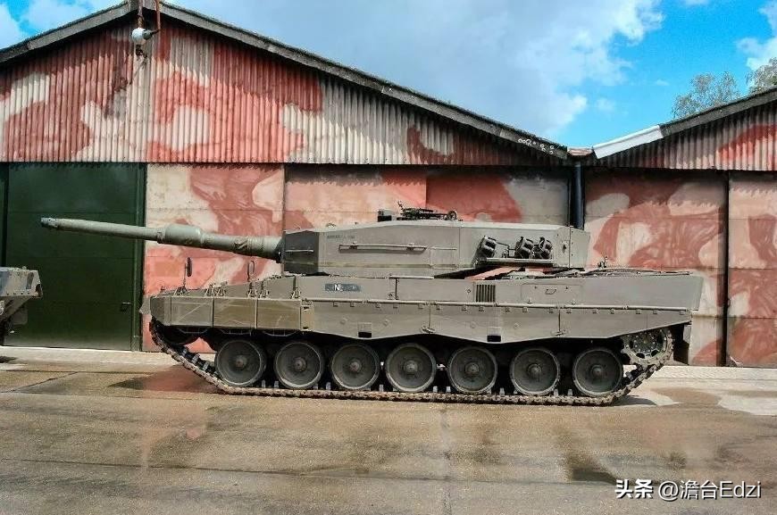 The destruction of the Leopard tank by the Russian military caused a ...