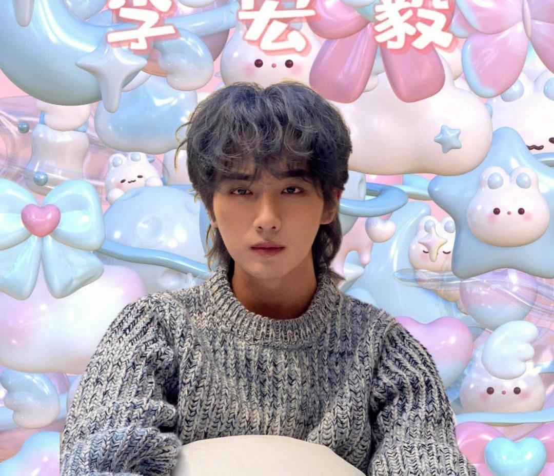 The 25-year-old well-known actor Li Hongyi was revealed to be living ...