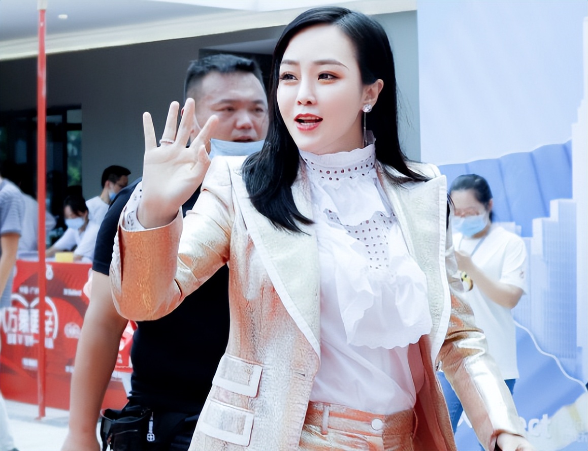 Chu Ruixue praised her husband Simba for his strong ability, she ...