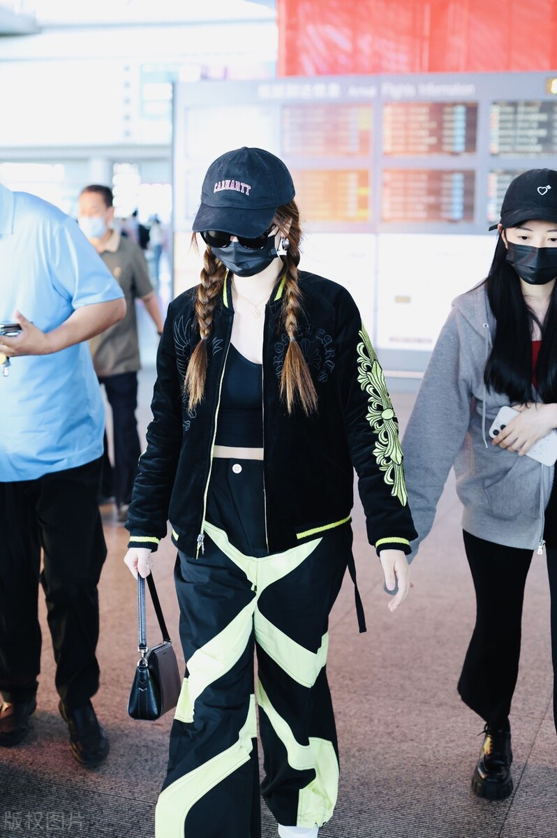 The super invincible beauty Xinxin appeared, she was so pure with ...