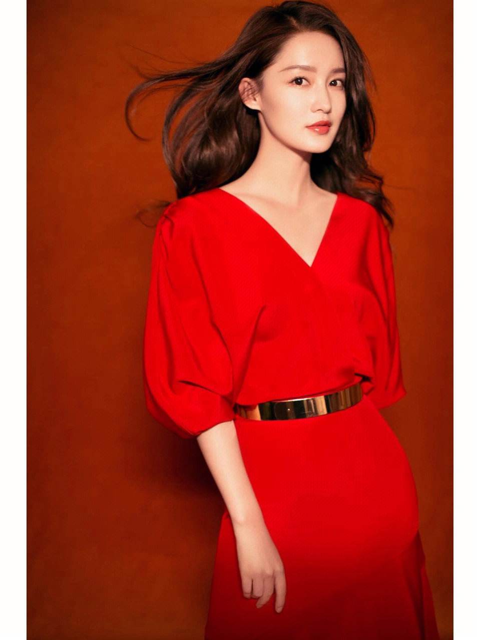 I really can't see that Li Qin is over 30 years old, and under the lens of passers-by, she still ...