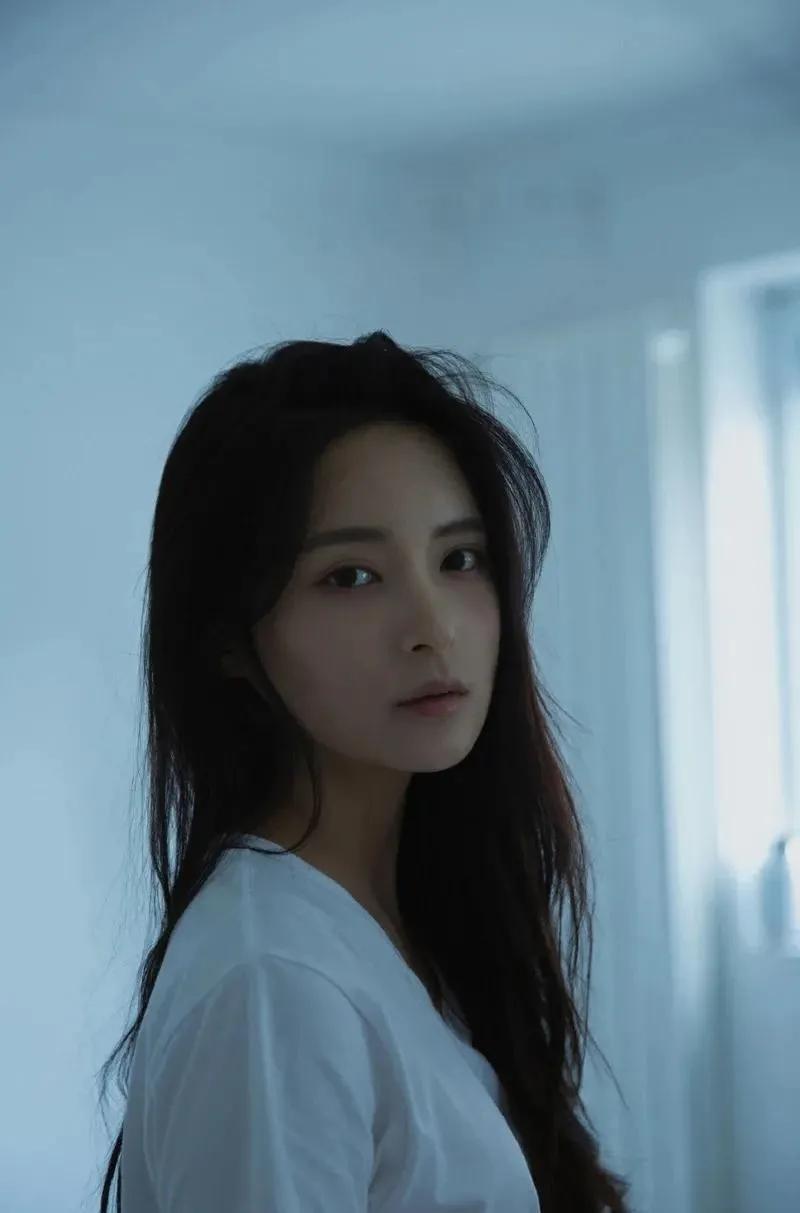 Sun Anke's personality photo is full of cool and retro texture - iNEWS