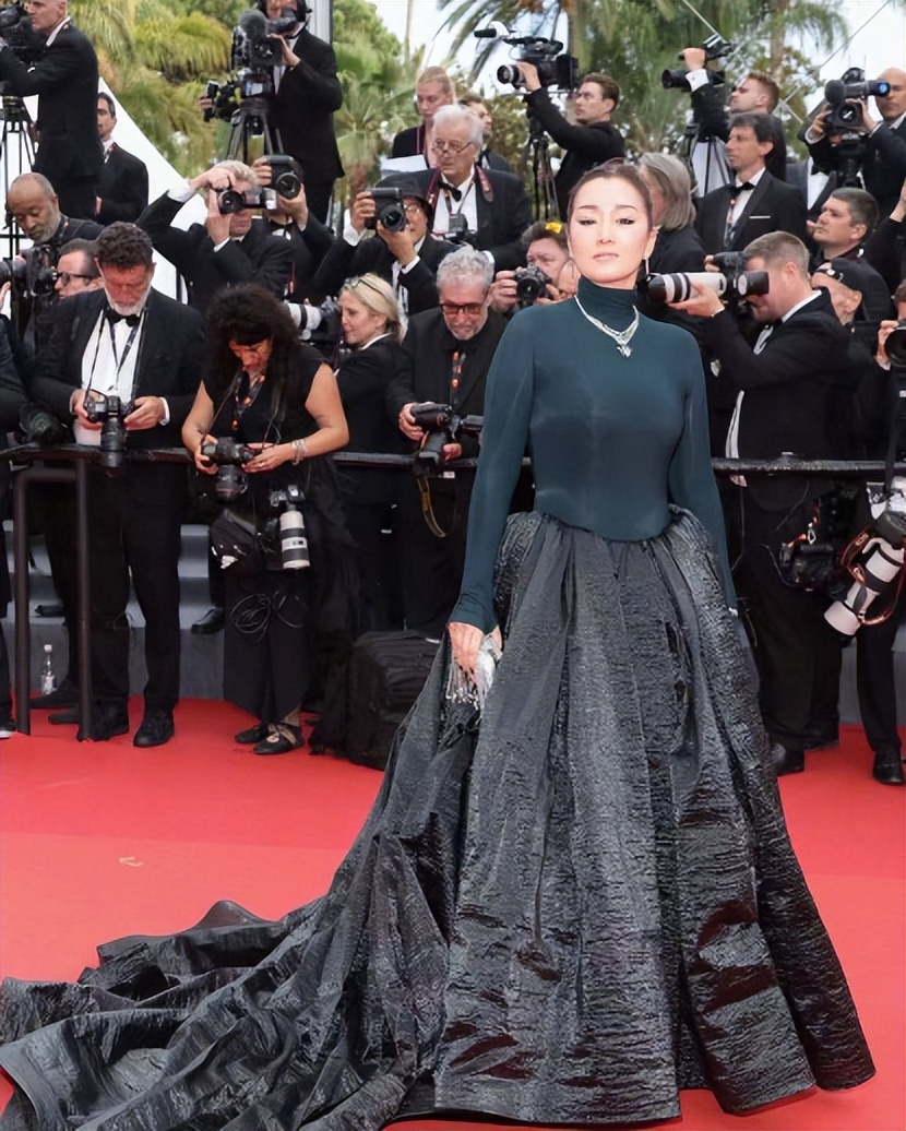 Guo Jingjing and Gong Li are infinitely charming! The group photo of ...